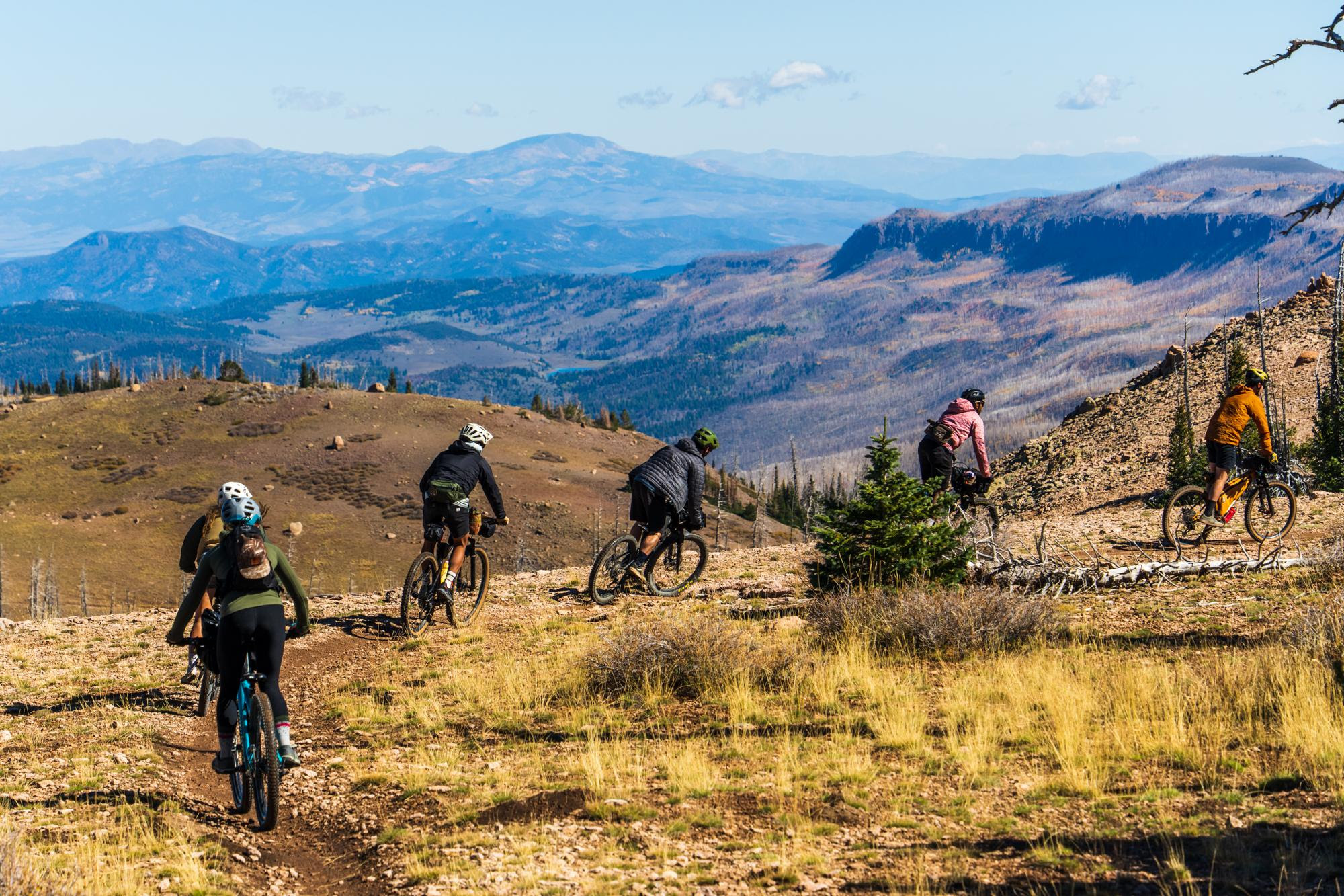 6 Adventurous Experiences to Try in 2025 – Travel & Food Guide